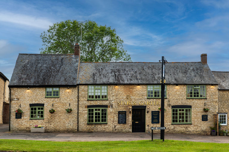 Double award-winning pub The Cross Keys in Woolstone | Wells & Co